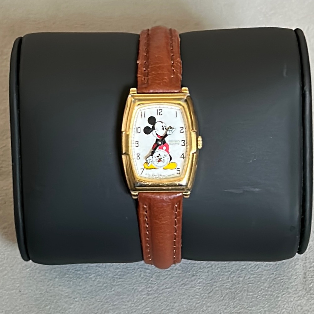 Walt Disney Seiko Quartz Mickey Mouse Watch - Gem